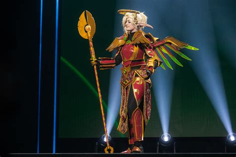 Blizzcon Cosplay Paladin