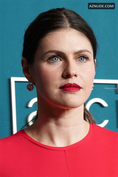 Alexandra Daddario Sexy Shows Off Her Hot Figure In A Steamy Red Dress At Amc Networks Upfront
