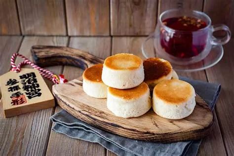 იაპონური ბისკვიტისებრი ბლინები რომლებიც საფუვრის გარეშე ფუვდება