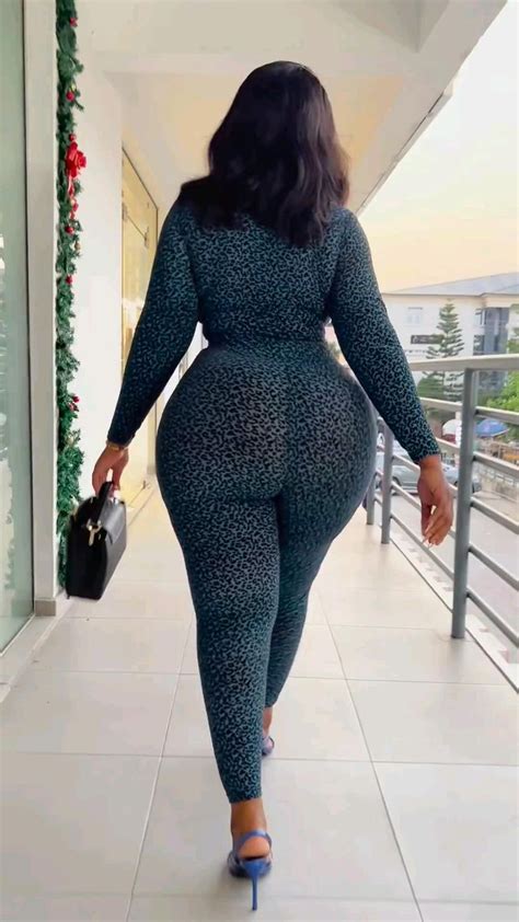 Big Bronx Biography | Wiki | Facts | Curvy Plus Size Model | Relationship | Lifestyle | Age in ...
