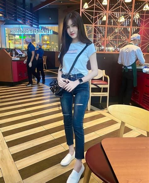 Selvi Kitty Escort In Jakarta