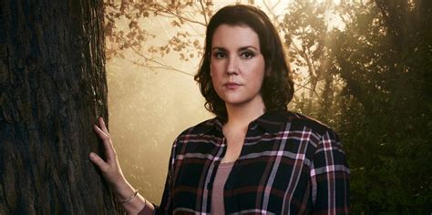 Yellowjackets Star Melanie Lynskey Praises Shows Sex Scenes