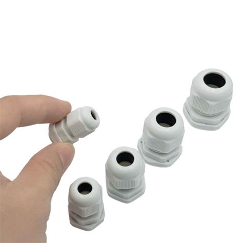 Ốc siết cáp nhựa luồn dây điện Nshop