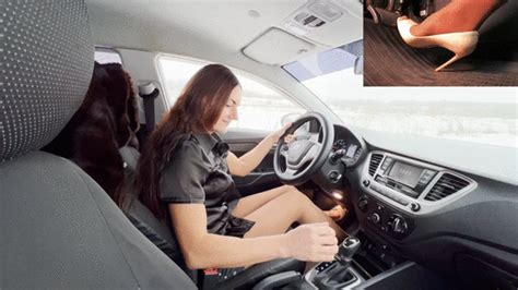 VIKA STUCK THE SNOW K HDR Dolby Vision MIN Pedal Pumping Russian Girls Clips Sale