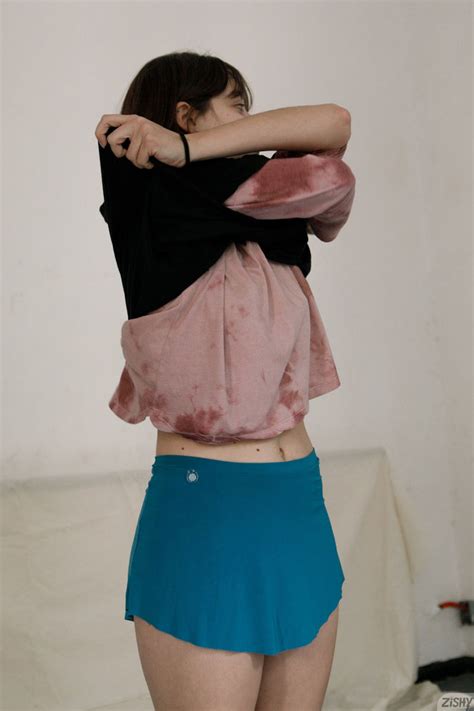 Solo Geral Santos With Natural Tits Doing Striptease For Zishy Studio