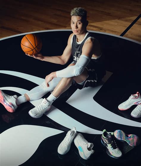 新聞分享 特步推出林書豪最新簽名鞋 Xtep Jlin6，臺灣也能買到了！