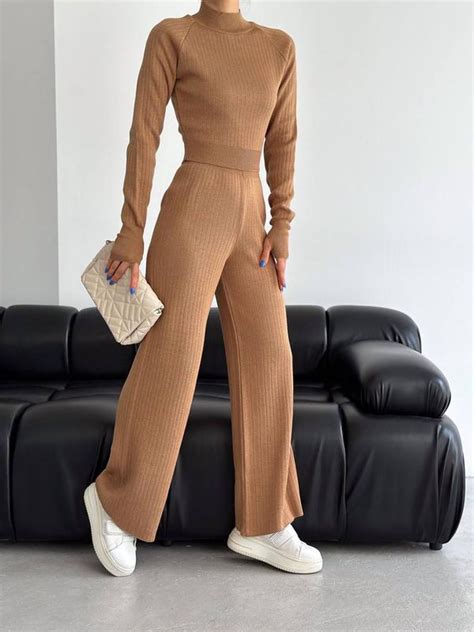 Жіночий стильний трендовий костюм брюки клеш туреччина — ціна 1822 грн у каталозі Брючні