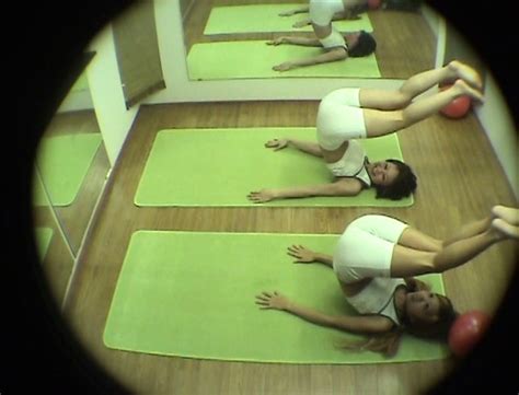 秘密撮り ヨガ教室 着替え編 心も体も集団解脱 3 アダルト動画 ソクミル