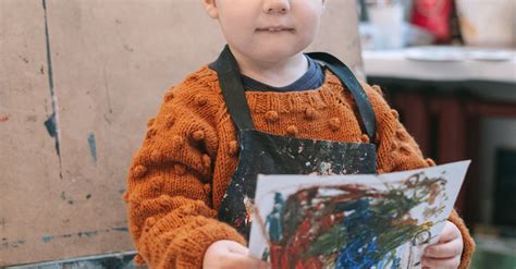 실내 가르치는 가족 공부하다 공예 교실 교육 귀여운 그리는 그리다 그림 다채로운 독창성 돕는 라이프