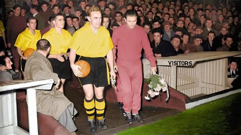 Billy Wright And Ferenc Puskas In 1954 Twitter By Kichisaburo3