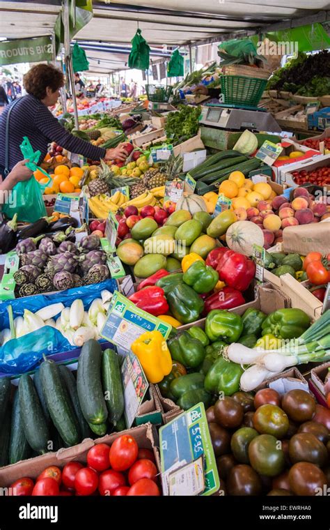 Paris France Marché Aligre Fruit Market Outdoor Paris Veg French Vegetable Seller Vegetable