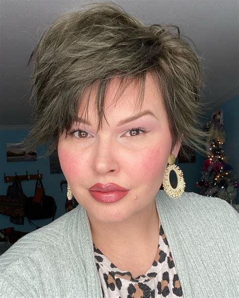 30 Textured Pixie Cut Ideas For A Messy Modern Look