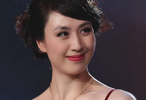 “京剧第一美人”李胜素50多岁了，仍不会做饭、做家务、骑自行车 知乎