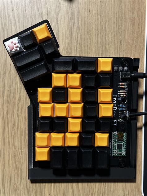 Ergodox Ez Dyi Tilted Keyboard Stand 10° And 20° By Pzelmanski Download