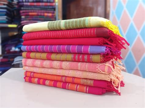 සාරි මෝස්තර සහ රෙදි පිළි