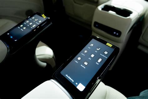 เดนซ่า Denza D9 Performance Awd ปี 2024 ราคา 2 699 900 บาท เช็คราคา คอม