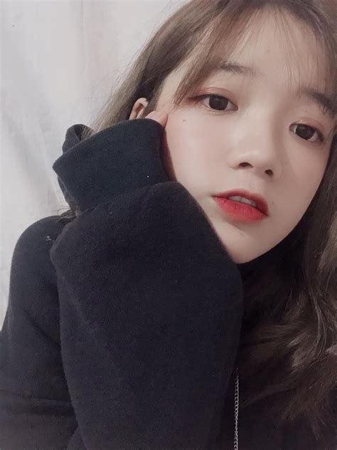 S A V E F O L L O W M E M C H C H I Th I Trang