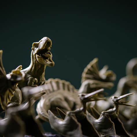 Jurassic Park Chess Set Elbenwald