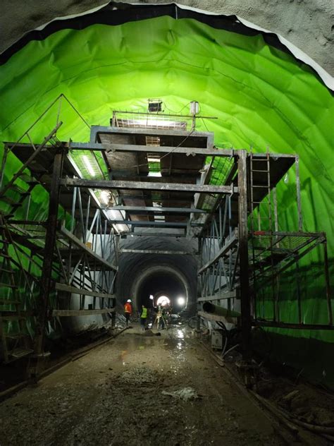 Geomembrane Sheet Geomembrane For Tunnels Dams Roads Canal Lining Pond Liner