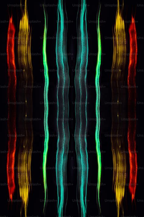 물결 모양의 여러 가지 색상의 이미지가 있는 검은색 배경 사진 Unsplash의 페인트 붓기 이미지