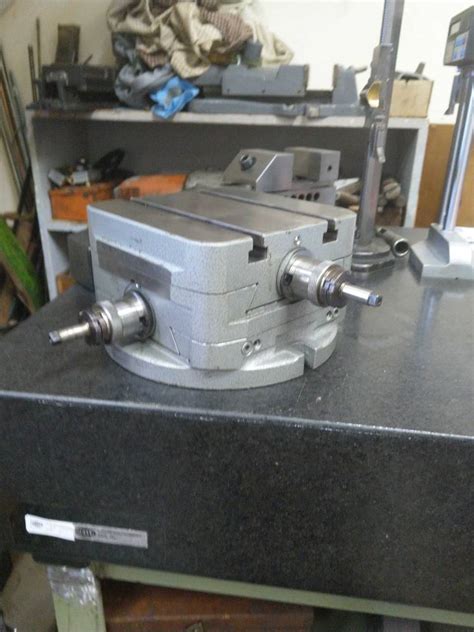 help identifying small xy table