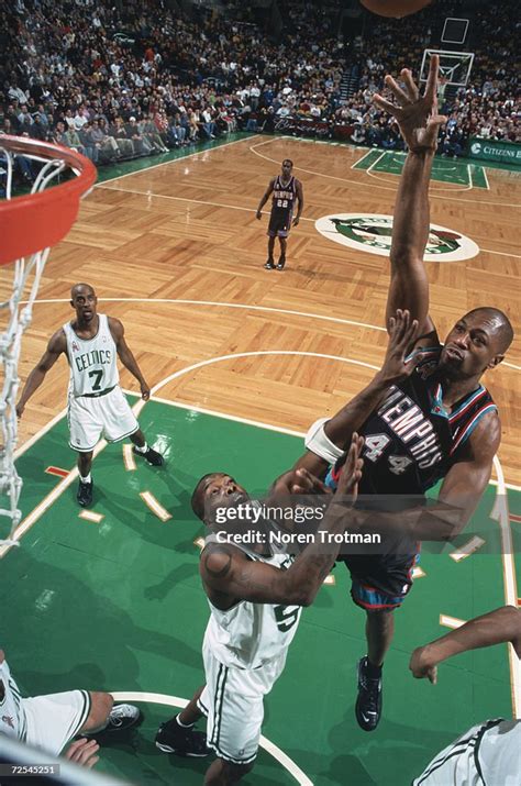 Forward Tony Massenburg Of The Memphis Grizzlies Shoots Over Forward News Photo Getty Images
