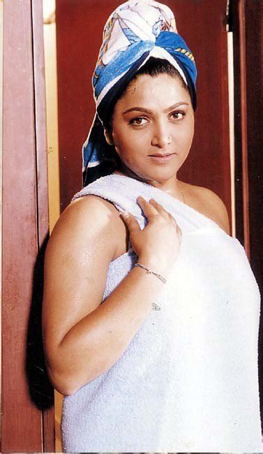 Tamil Actress Kushboo Hot Photos