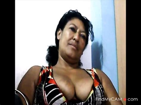 Mature Mom Show Tits And Lick Her Nip Slip At Drtuber
