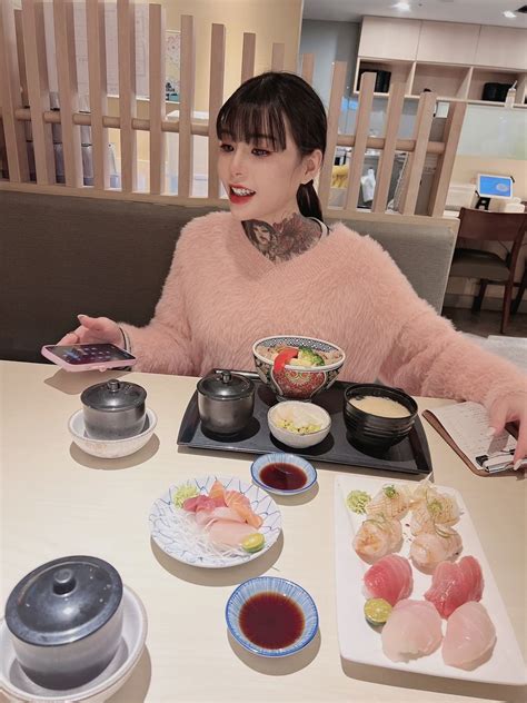 麻豆女神 艾秋 On Twitter 春天如果是一個人 那他真的有夠難搞加上情緒化 前幾天還覺得在夏天 這兩天又跟冬天一樣冷
