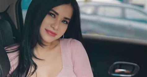 Sex Terjebak Masuk lubang meki tembem - Cerita Dewasa Hot Seks 18+