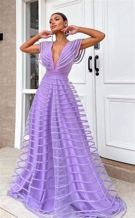 40 Vestidos Lavanda E Lilás Para Madrinhas De Casamento 2024 Madrinhas De Casamento Vestidos