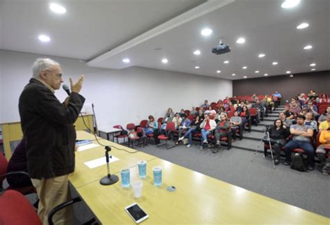 Emir Sader Aborda Os Desafios Frente Ao Golpe