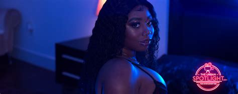 Funsize 4k Big Booty Twerk In The Bedroom Sensual Heat And Slow Grin