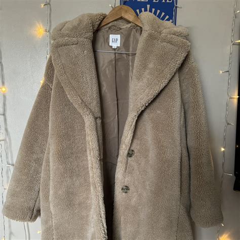 Gap Fuzzy Coat 🐻 Depop