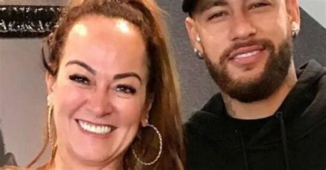 Ex De Neymar Inicia Namoro Com Ex Da Mãe Do Jogador