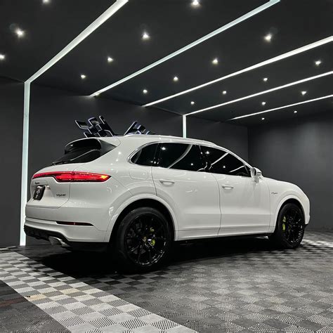 Autos Esquivel Porsche Cayenne Hybrid 2019 💵 1 249 000 🛑 Interiores Rojo 🏁40 000 Km 💺asientos