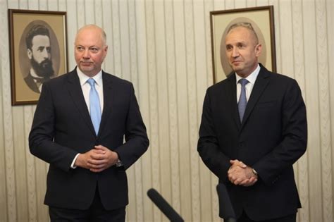 Румен Радев му го врачи на ГЕРБ СДС првиот мандат за формирање влада Civilmedia