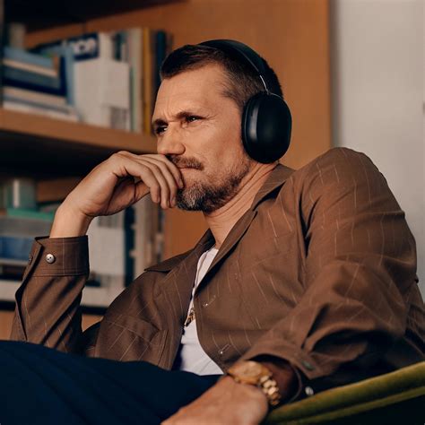 The Sonos Ace Is The Audio Brands First Bluetooth Over Ear Headphones Maxim