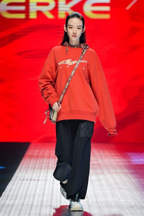 鸿星尔克·青年共创设计大赛决赛 Beijing Spring 2024 天天时装 口袋里的时尚指南