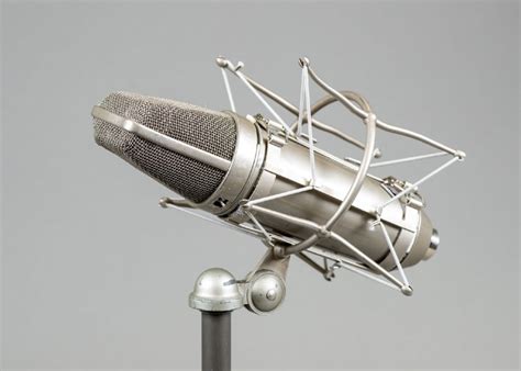 Microphone Neumann U67 With Shockmount Practical Silver Neumann History For Hire