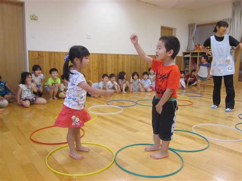 フラフープ遊び！ « 山の手保育園 大分県別府市