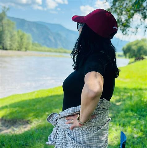 Fast фээстийн багш 18 дахь хичээлийн жилийнхээ өмнө багш нарынхаа товч танилцуулга дурсамж