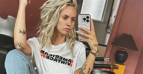 Jitske Van De Veire Geniet In Bikini Op Het Strand Prachtig Foto