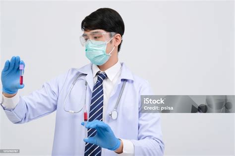 의학 주사기 바이알 앰프와 의사 의사 개업 의료 주사 및 예방 접종 장비 감기와 독감에 대한 스톡 사진 및 기타 이미지