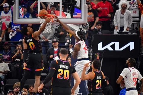 Devin Booker pours in 40 as Suns rally past Clippers | Reuters