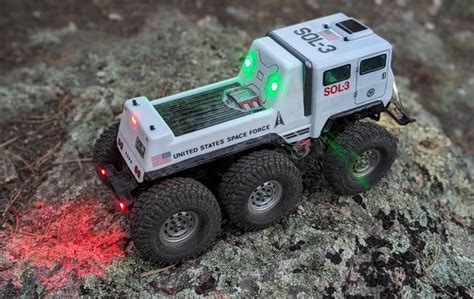 Planetary Rover R Crawling