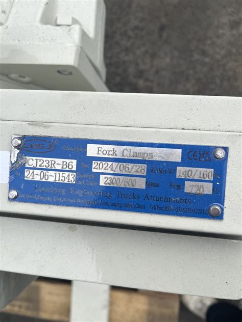 Class 3 Rotating Forklift Clamp Two Bay Forks