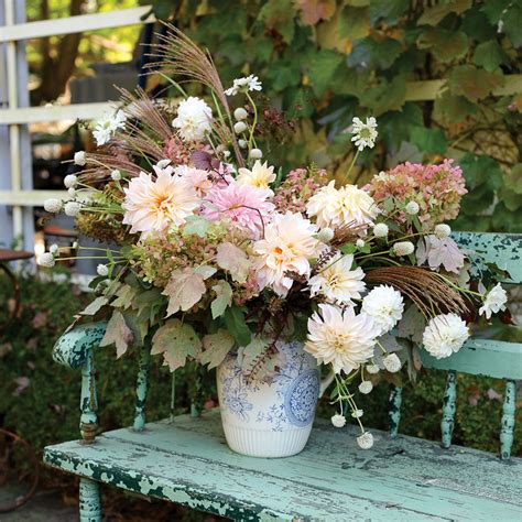 Our Favorite Dahlia Arrangements Flower Magazine