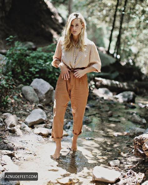 Lily Anne Harrison Feet Aznudefeet