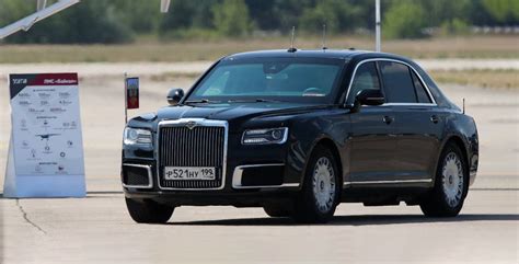 Путин поручил приоритизировать использование чиновниками российских автомобилей